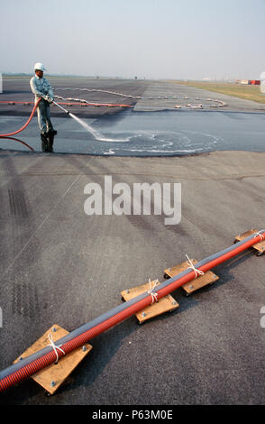 Runway grooving for skid resistance on the new international ...