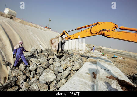 Quay Wall, Dubai Creek extention site at the Dubai Business Bay, Dubai ...