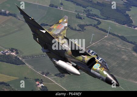 SAAB SK-37E VIGGEN OF THE SWEDISH AIR FORCE HISTORIC FLIGHT Stock Photo ...