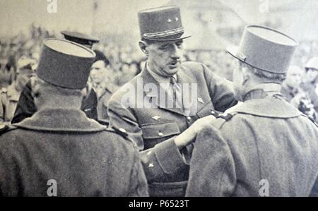 World War two :General Charles de Gaulle arrives at liberated town of ...