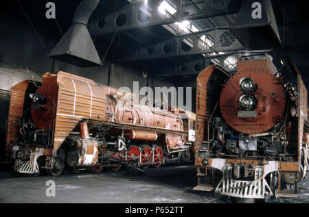 New China Railways QJ Class 2-10-2s decked in works primer undercoat at ...