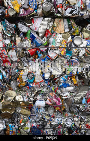 Compacted metal cans, full frame Stock Photo - Alamy