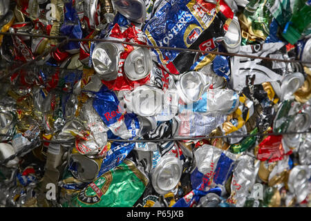 Compacted metal cans, full frame Stock Photo - Alamy