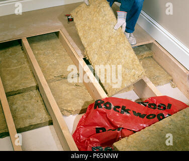 Floorboard insulation with polystyrene sheets and underfloor heating ...