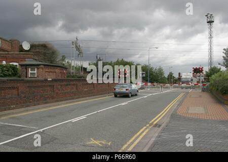 Level crossing at Tipton station, West Midlands. 2007 Stock Photo - Alamy