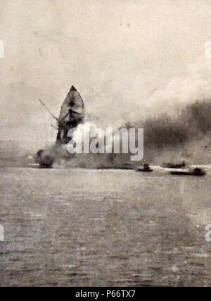 The SS Carthage ( France), sinking after being torpedoed in 1915. The ...