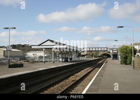 The footbridge and platform lighting at Par station, Cornwall. 2006 ...