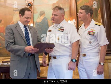 MASTER CHIEF Fire Control Technician Stephen Skelley discusses gunnery ...