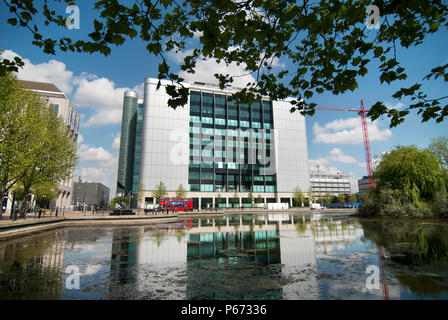 Global Switch technology data centre business logo on modern building ...