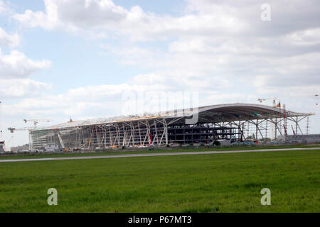 New Terminal 5 at Heathrow Airport, architect Richard Rogers Stock ...