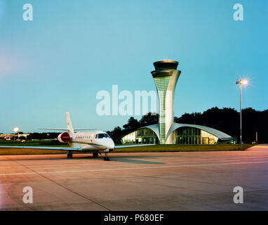 Air traffic control tower at Farnborough airport Stock Photo - Alamy