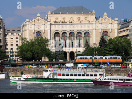 Hungary, Budapest, Vigad— concert hall Stock Photo - Alamy