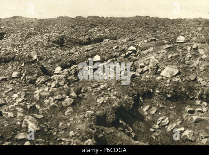 WWI - Trench warfare - French soldiers before Verdun throwing hand ...