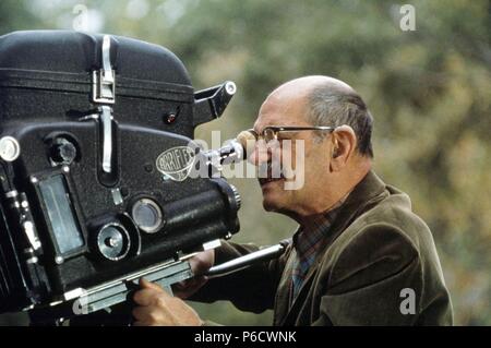 LUIS BUÑUEL. DIRECTOR DE CINE ESPAÑOL.CALANDA ( TERUEL )1900 - 1983 ...