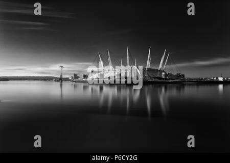 The O2, Architect Richard Rogers, Thames, London, England, Millennium ...