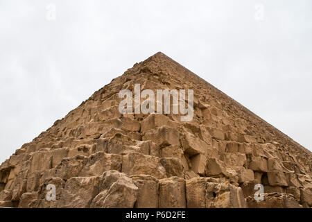 An estimated 2.3 million limestone blocks make up the Great Pyramid of ...