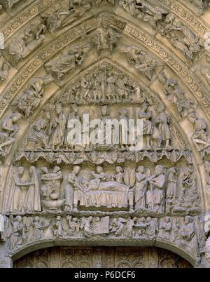 LEON. CATEDRAL. FACHADA PRINCIPAL. DETALLE TIMPANO. ARTE GOTICO Stock ...