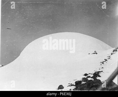 Columbia Crest summit of Mount Rainier ca 1897 (SARVANT 101 Stock Photo ...