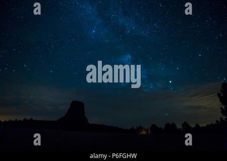 beautiful devil tower at night with milkyway in the clear sky. wyoming ...