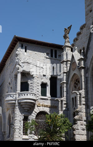Soller church of Sant Bartomeu, renewed facade, Plaza de la ...