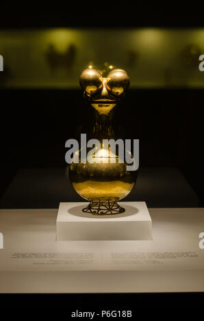 Ancient pre-Columbian gold poporo Stock Photo - Alamy
