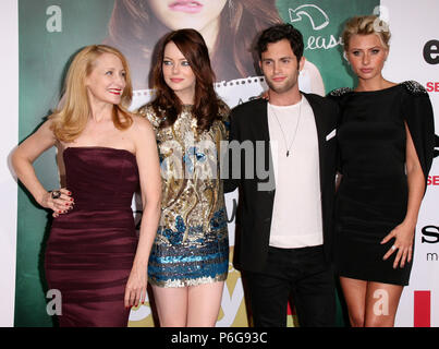 Easy A cast Easy a Premiere at the Chinese Theatre In Los Angeles.Easy ...