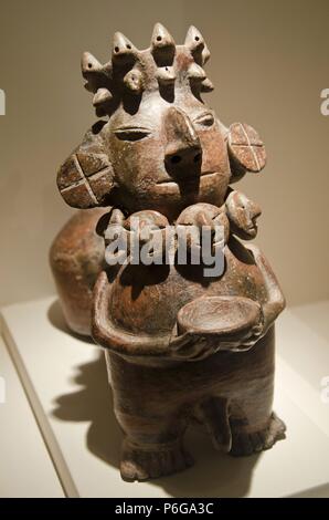 Ceramic vessel Vicús culture 100 BC-400 AC Perú Stock Photo - Alamy