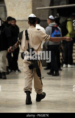 Israel. Jerusalem. Israel Defense Forces. Segurity urban. Western Wall ...