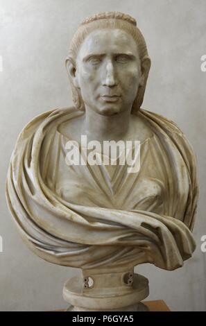 Roman Emperor Gallienus, marble statue Stock Photo - Alamy