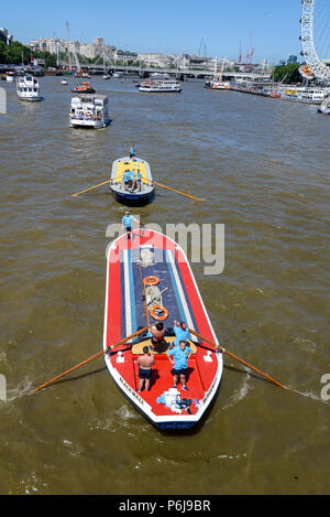Thames Historic Barge Race. Rowers row large 30 ton barges from ...