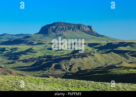 round butte above prairie hills near geraldine, montana Stock Photo - Alamy