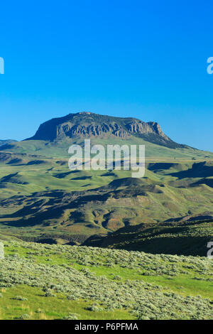 round butte above prairie hills near geraldine, montana Stock Photo - Alamy