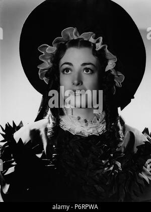 JOAN CRAWFORD Portrait by GEORGE HURRELL in outfit by GILBERT ADRIAN ...