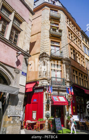 Le bistrot de Lyon, Traditional Food restaurant in Lyon, France Stock ...