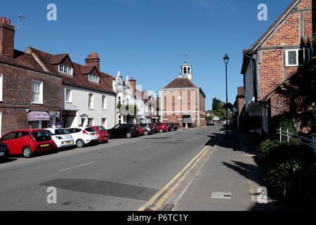 THE Historic quaint english village of Amersham Old Town or OLD ...