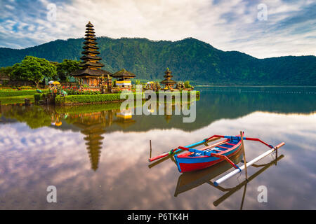 Traditional Indonesian Boat (Jukung) on the Beach in Bali, Indonesia ...