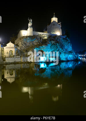 Night view of the Vakhtang I Gorgasali statue in central Tbilisi ...