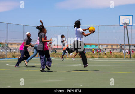 black african girl playing netball Stock Photo - Alamy