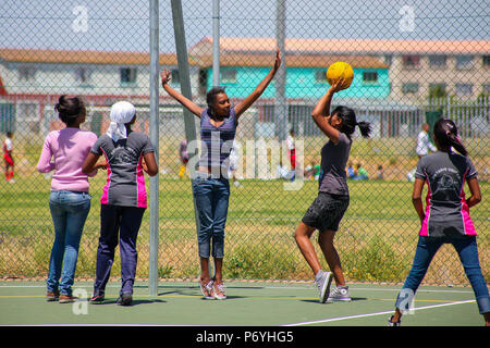 black african girl playing netball Stock Photo - Alamy