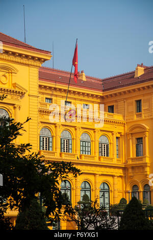 Presidential Palace, Hanoi, Vietnam, Asia. The palace was built 1900 ...