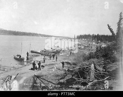 . English: Klondikers with their boats on the Yukon River above Miles ...