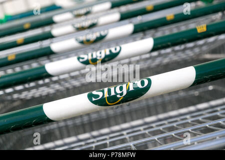 Sligro shopping carts. Sligro has a network of 50 Cash & Carry outlets ...