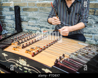 Yangqin, a traditional Chinese string instrument Stock Photo - Alamy