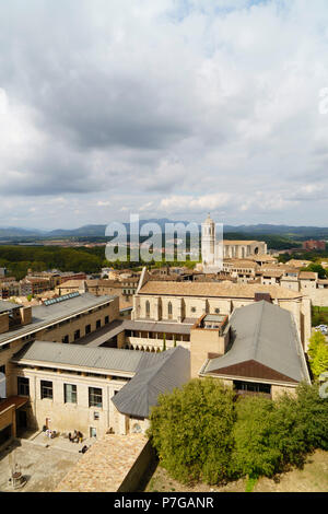 University of Girona, Spain. Universitat de Girona, Espana. Barri Vell ...
