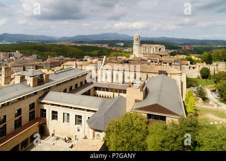 University of Girona, Spain. Universitat de Girona, Espana. Barri Vell ...