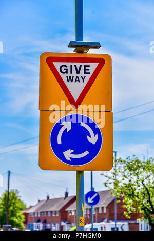 Mini Roundabout sign Stock Photo - Alamy