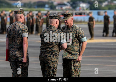 Maj. Gen. Thomas D. Weidley, the commanding general of 1st Marine ...