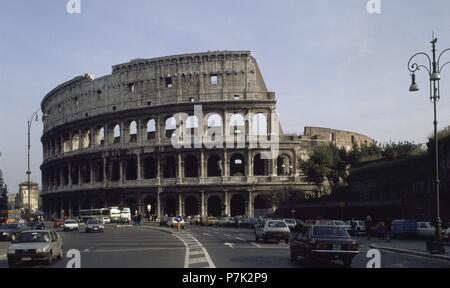 EXTERIOR DEL COLISEO ROMANO CONSTRUIDO EN EL SIGLO I, FACHADA ...