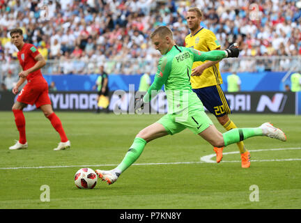 England goalkeeper Jordan Pickford (1) competes during the World Cup ...