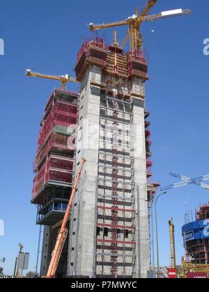 CONSTRUCCION DE LA TORRE CAJA MADRID CONOCIDA COMO TORRE REPSOL UNA DE ...